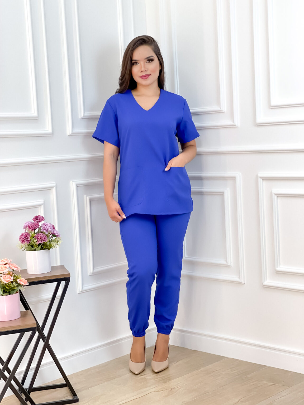 Scrubs Oxfordine Jogger com Manga Azul Royal – Yone Jalecos